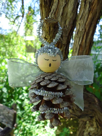 Cat 'n Cart Crafts: Pine Cone Angels