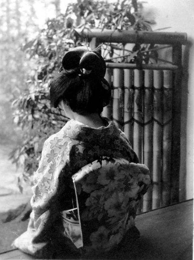 Shimada Hairstyle: The Lovely Traditional Hairdo of Japanese Women ...