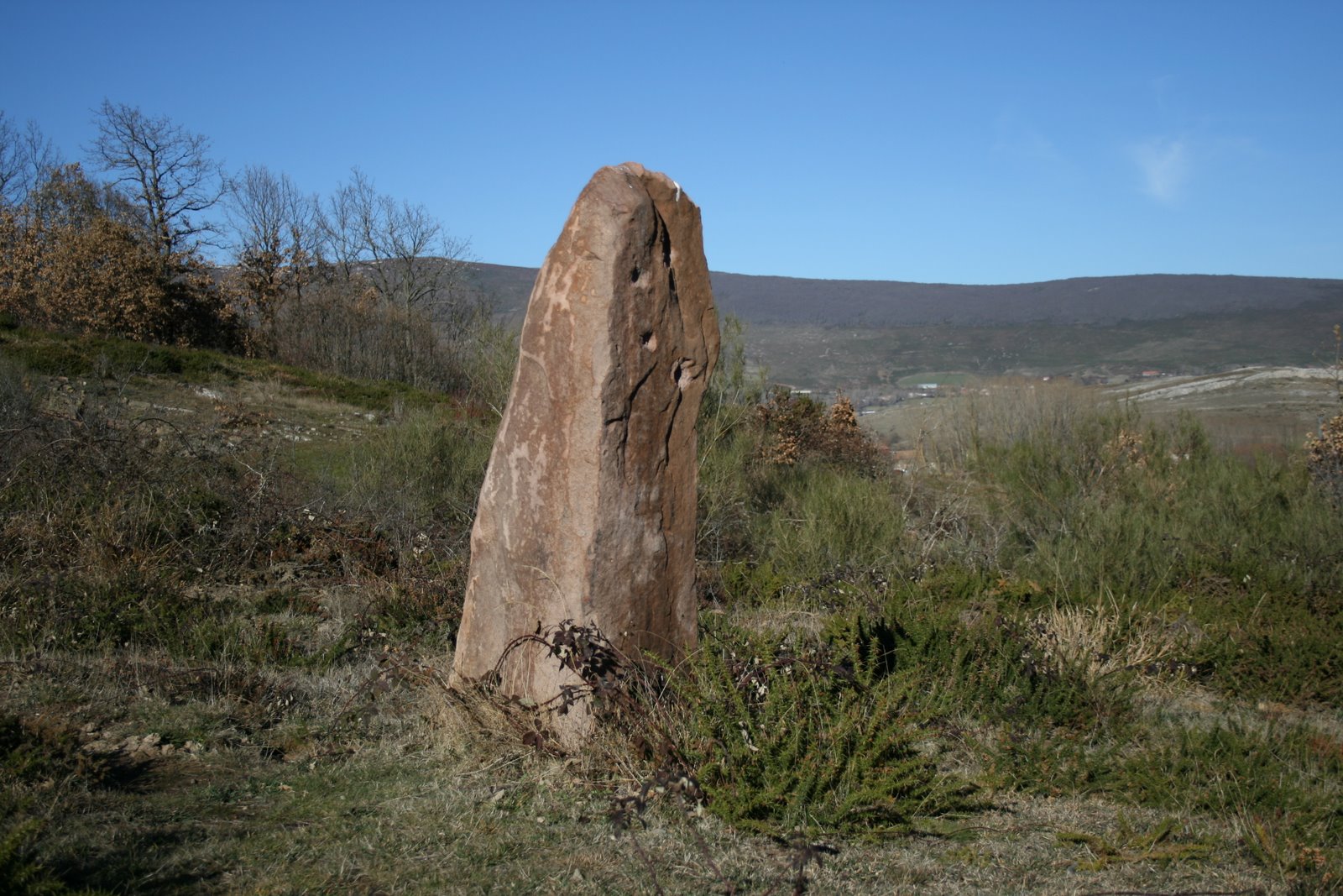Historia de España – Luiselli: Arte megalítico: Menhir