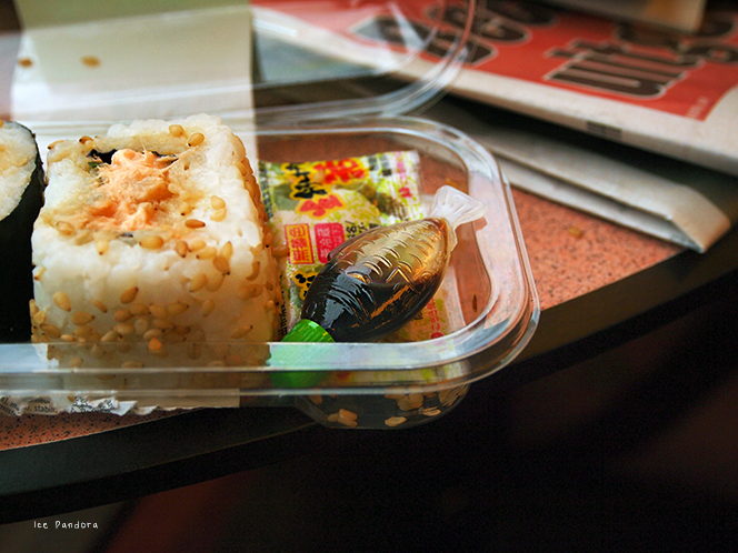 You're no sushilover when you buy pre-made sushi