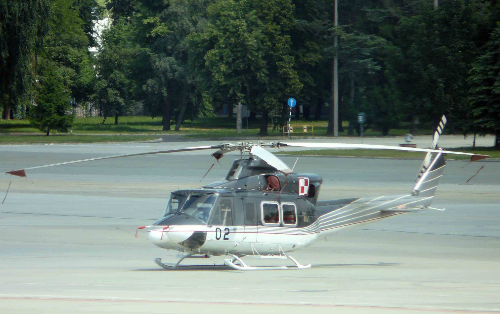 nhungdoicanh: Bell 412