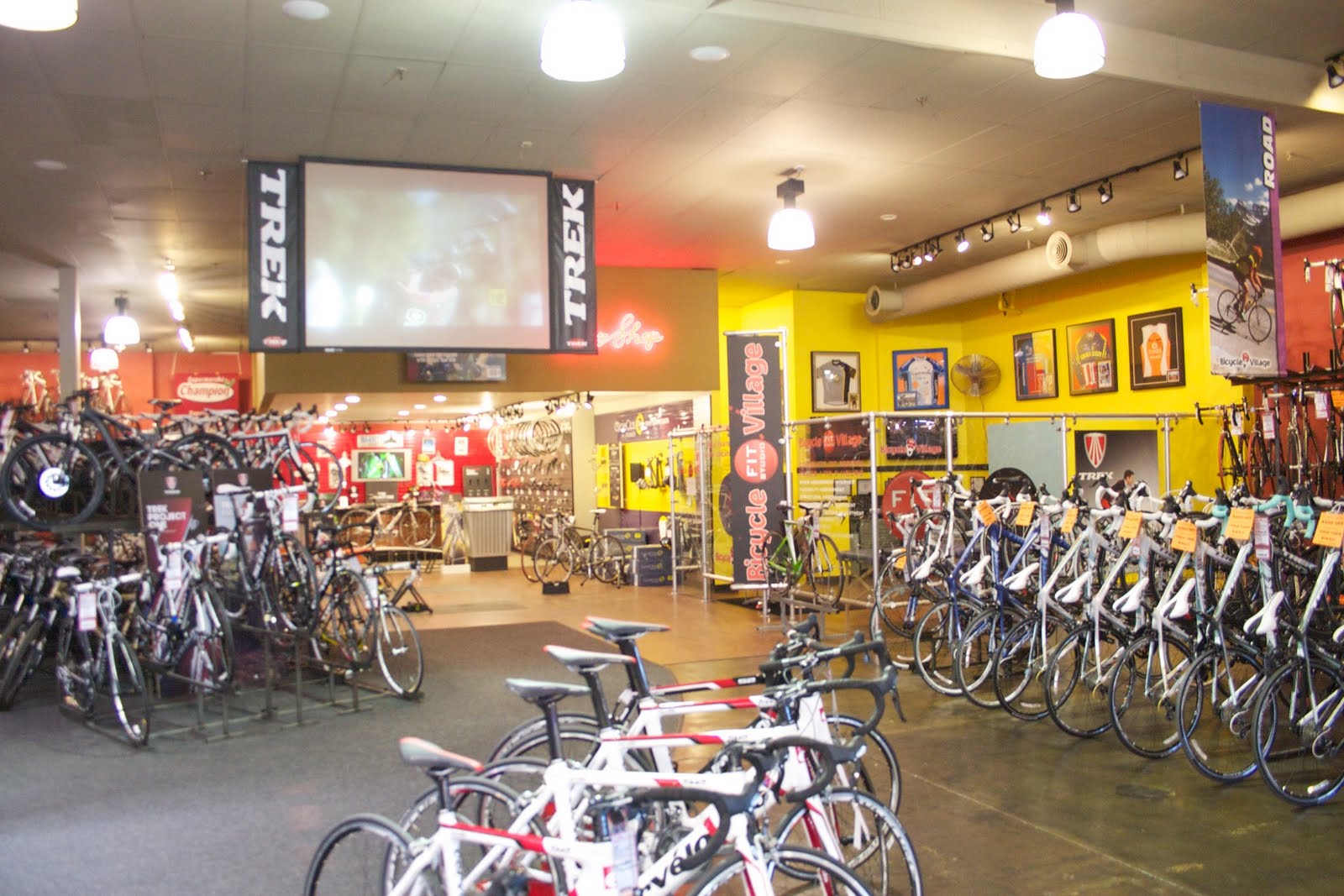 Izip Road Trip: Bicycle Village - Aurora, CO