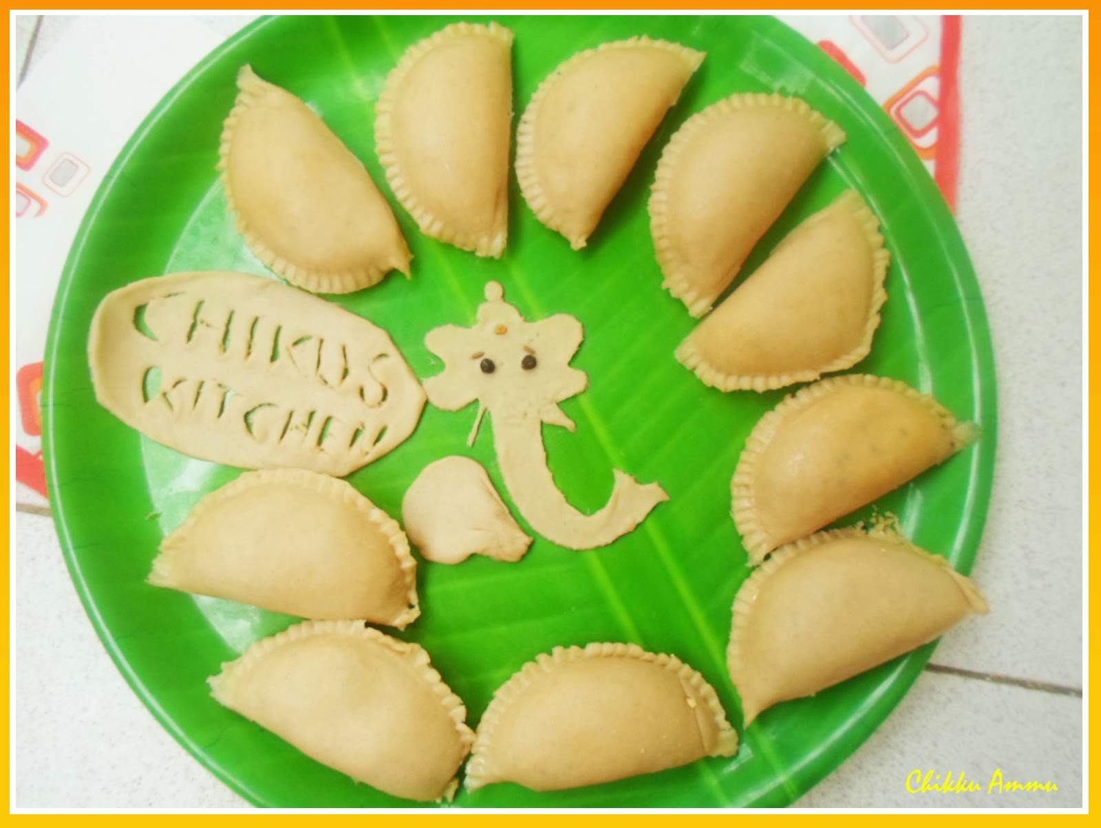 Chikkus Kitchen : Sweet somas Recipe / Diwali Recipe / Somasi Recipe