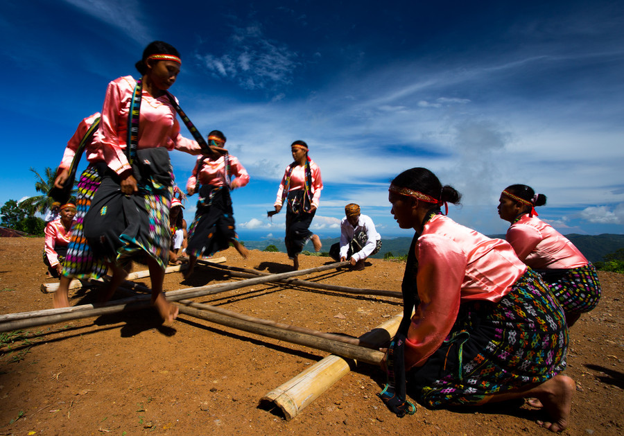 Budaya Maluku - THE COLOUR OF INDONESIA