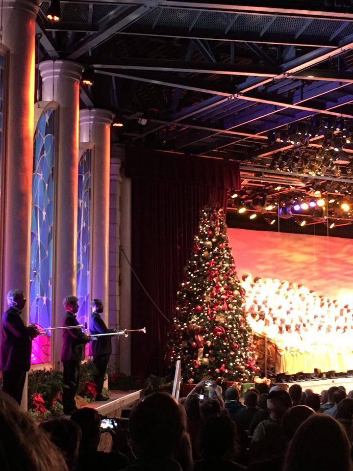 Disney Avenue: Christmas at Epcot: The Candlelight Processional