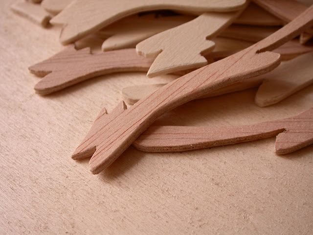 mandarinux: Nuevos broches de madera