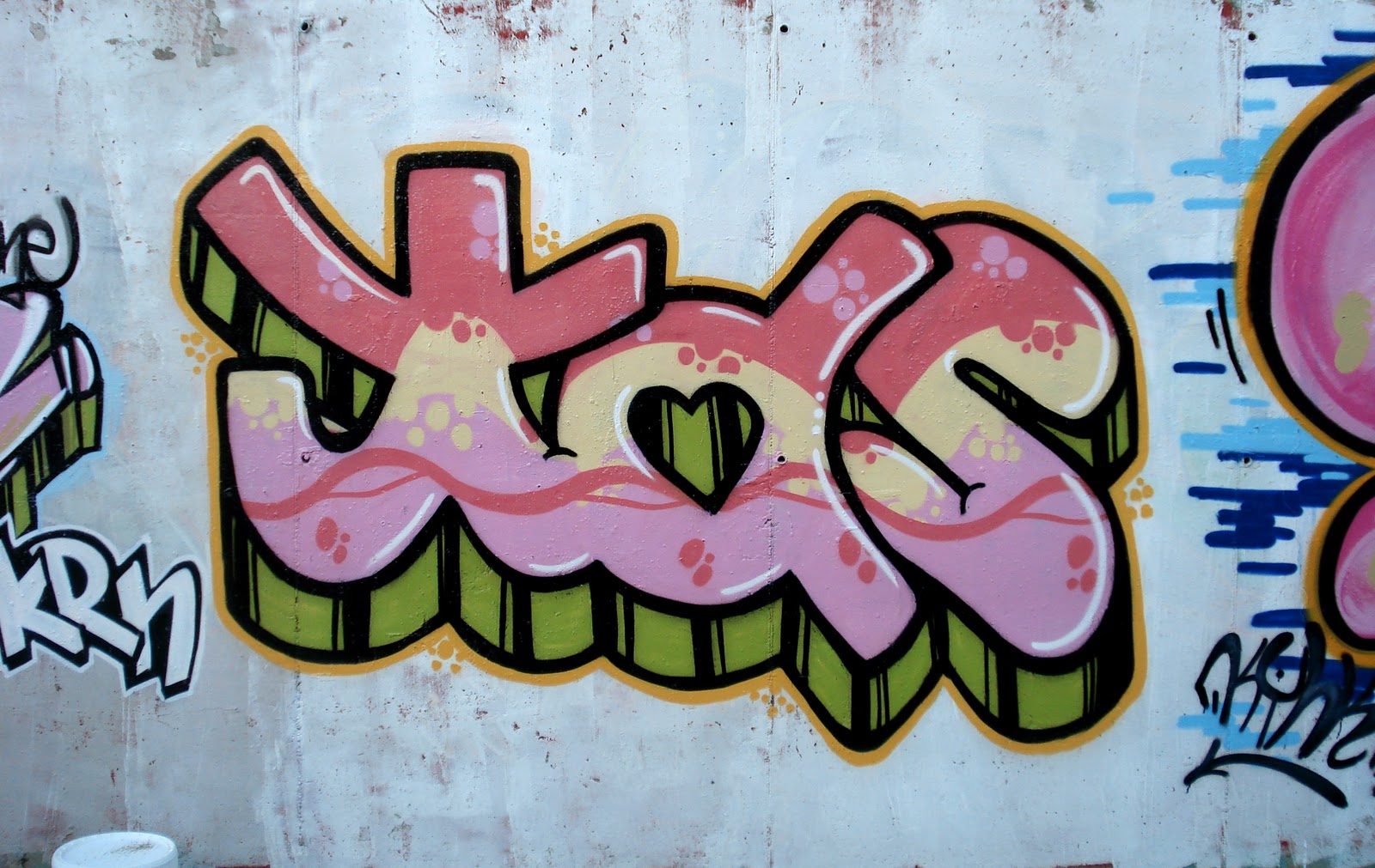 Lorena On Diamonds*: Graffiti