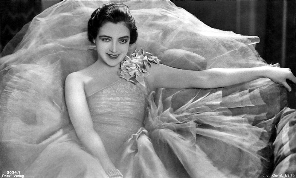 Divas of the Italian Silent Cinema: 28 Glamorous Portrait Photos of ...
