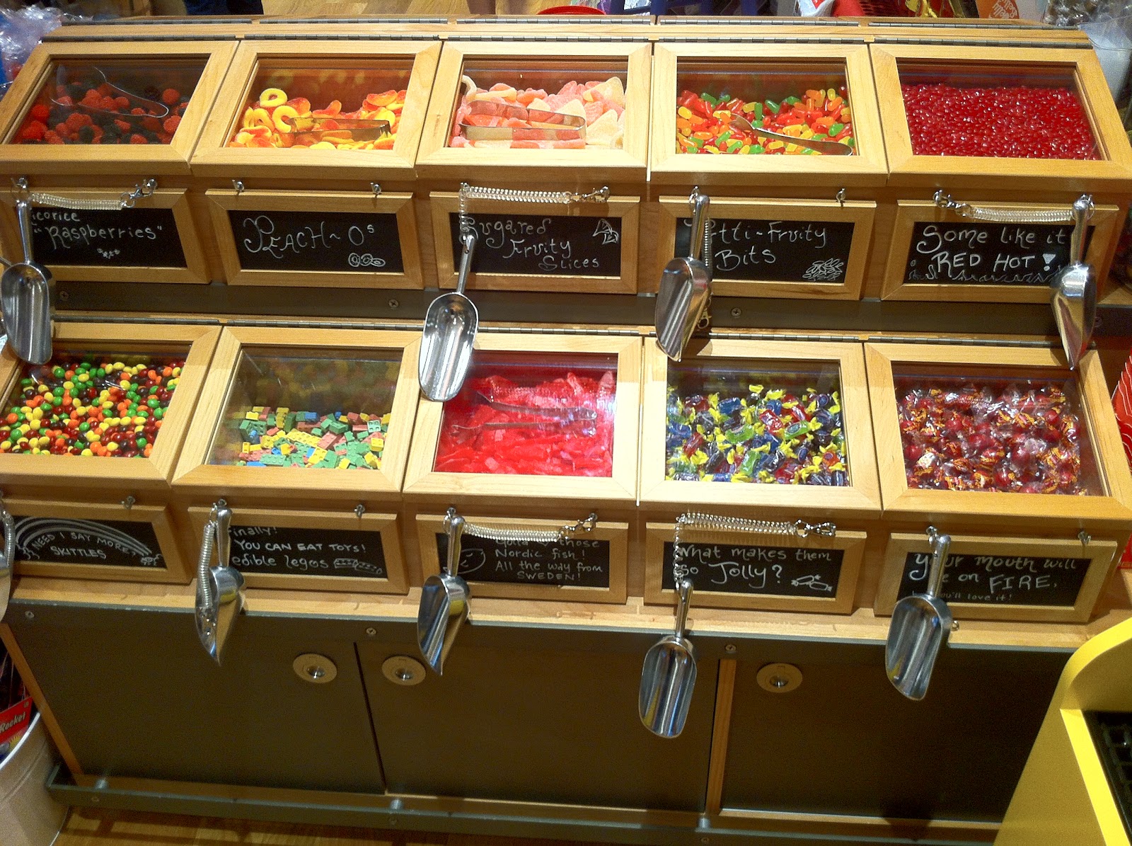 Old-Fashioned Candy Store Displays | Cracker Barrel: Old fashioned ...