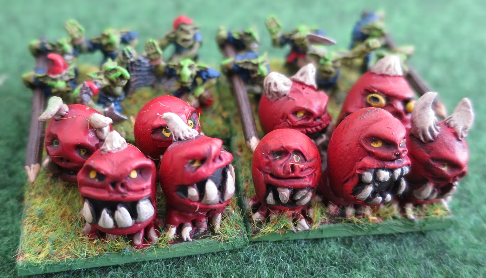 Four Colour Super Minis: Minihammer: Night Goblin Squig Herd
