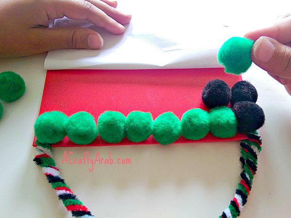 A Crafty Arab: PomPom Kuwaiti Flag Tutorial