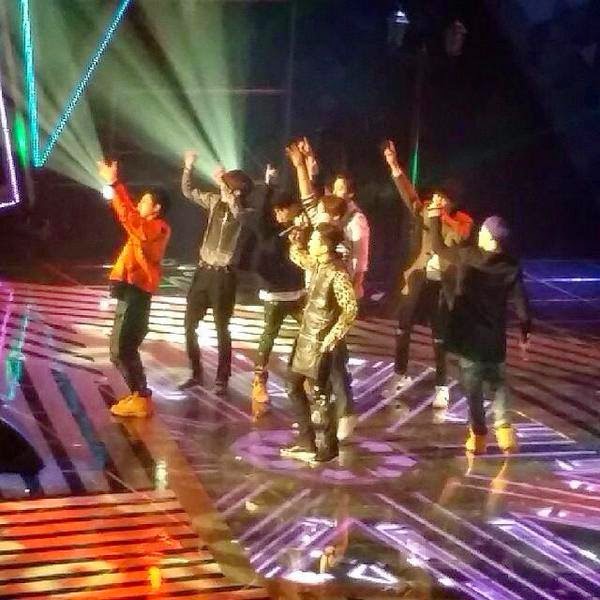 [VIDEO] WINNER x iKON Collaboration Stage on Mix And Match (141022 ...