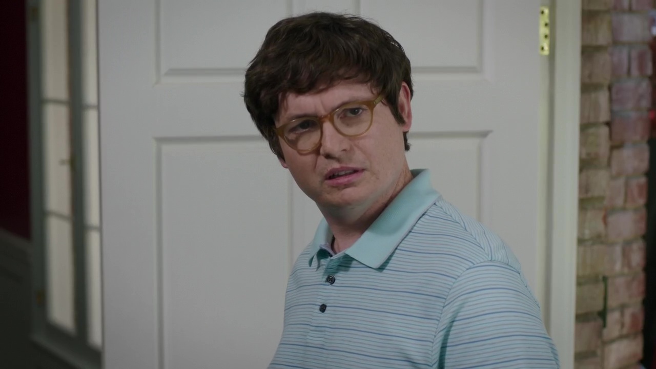 ausCAPS: Allan McLeod shirtless in You're The Worst 2-01 "The Sweater ...