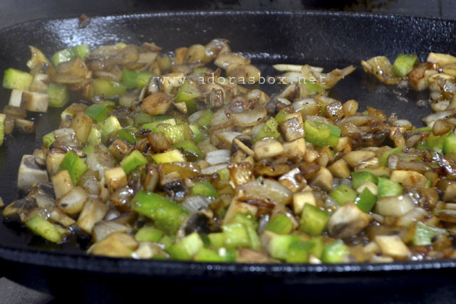 Adora's Box: PHILLY MAC AND CHEESESTEAK