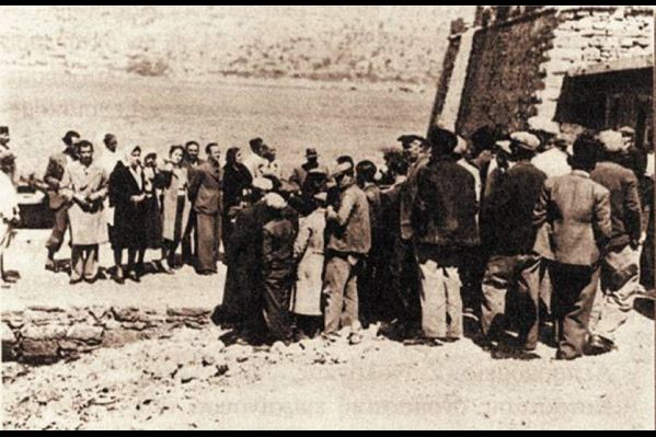ΜΠΟΡΑ ΕΙΝΑΙ ΘΑ ΠΕΡΑΣΕΙ - Let's wait until the storm passes: Ένας ...