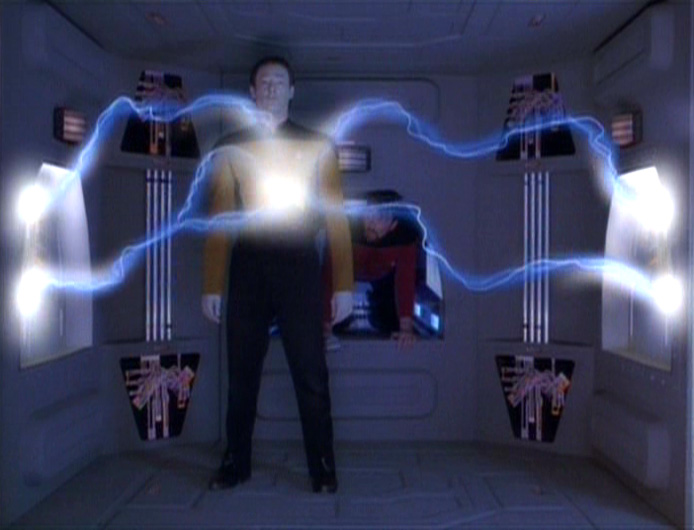 Addicted to Star Trek: Episode Review - Disaster (Next Generation ...