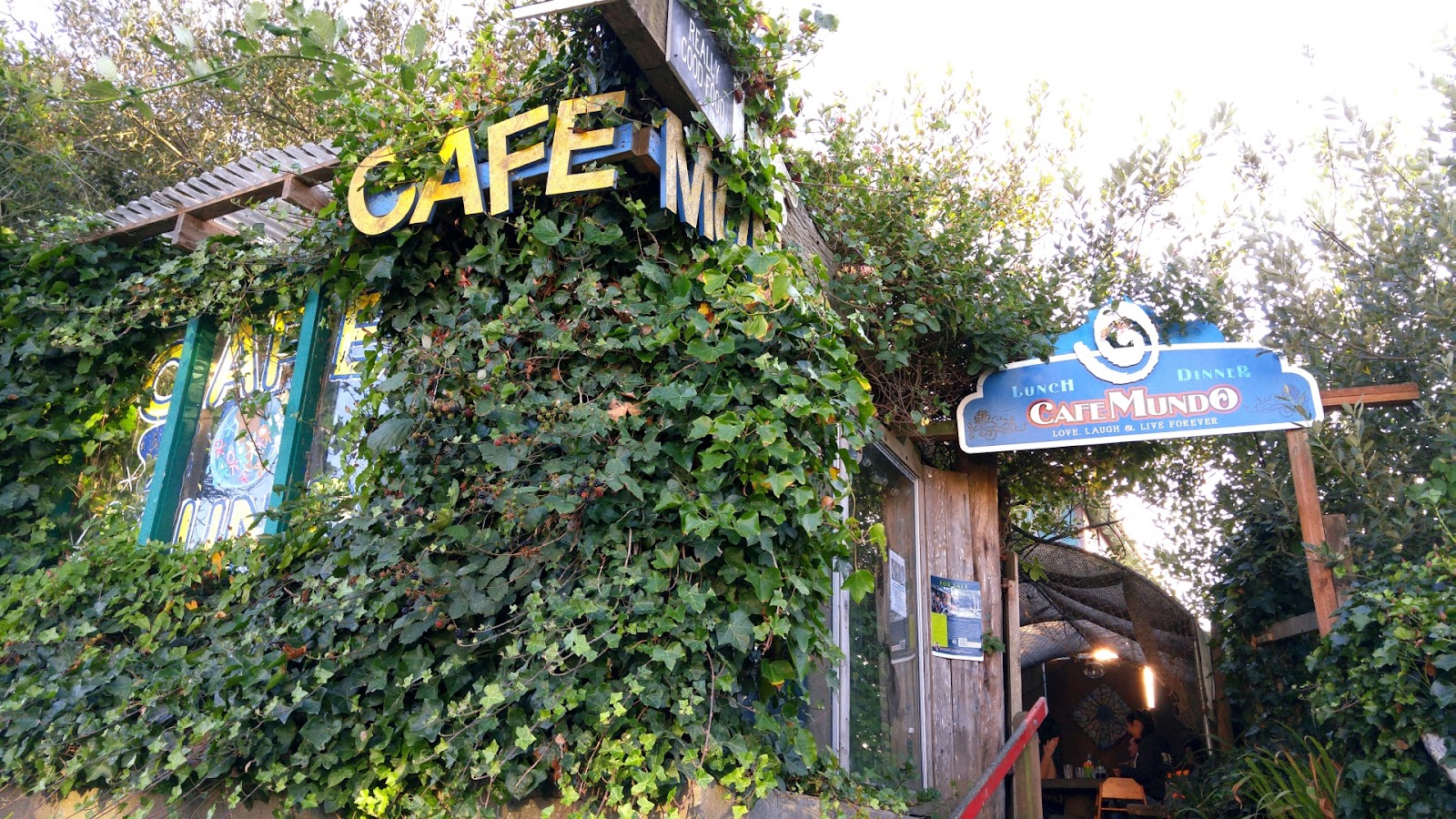 Treasure Valley Treats and Tragedies: On the Road Again: Cafe Mundo ...