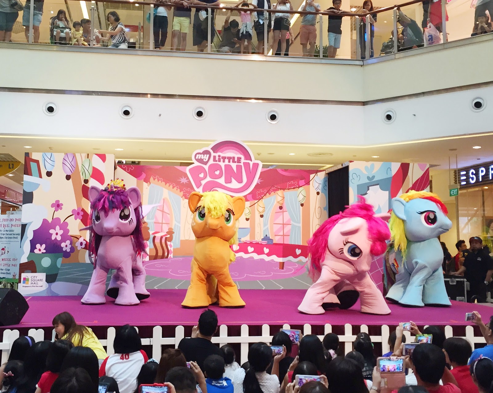 Flo Mummy: My Little Pony Party Surprise 'Live' on Stage at City Square ...