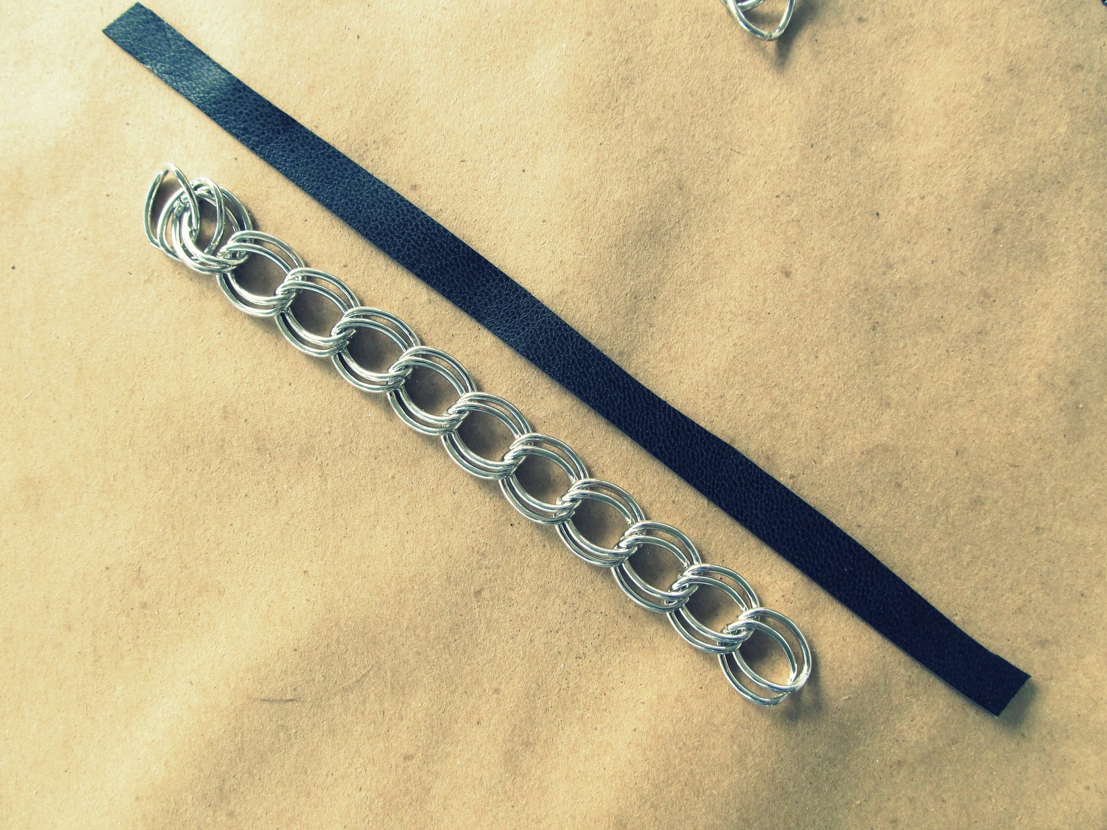 WobiSobi: Leather and Chain Bracelet, DIY