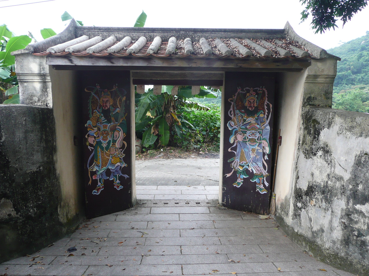 WEBS OF SIGNIFICANCE: From A Po Long downhill and northwards to Tai Ho ...