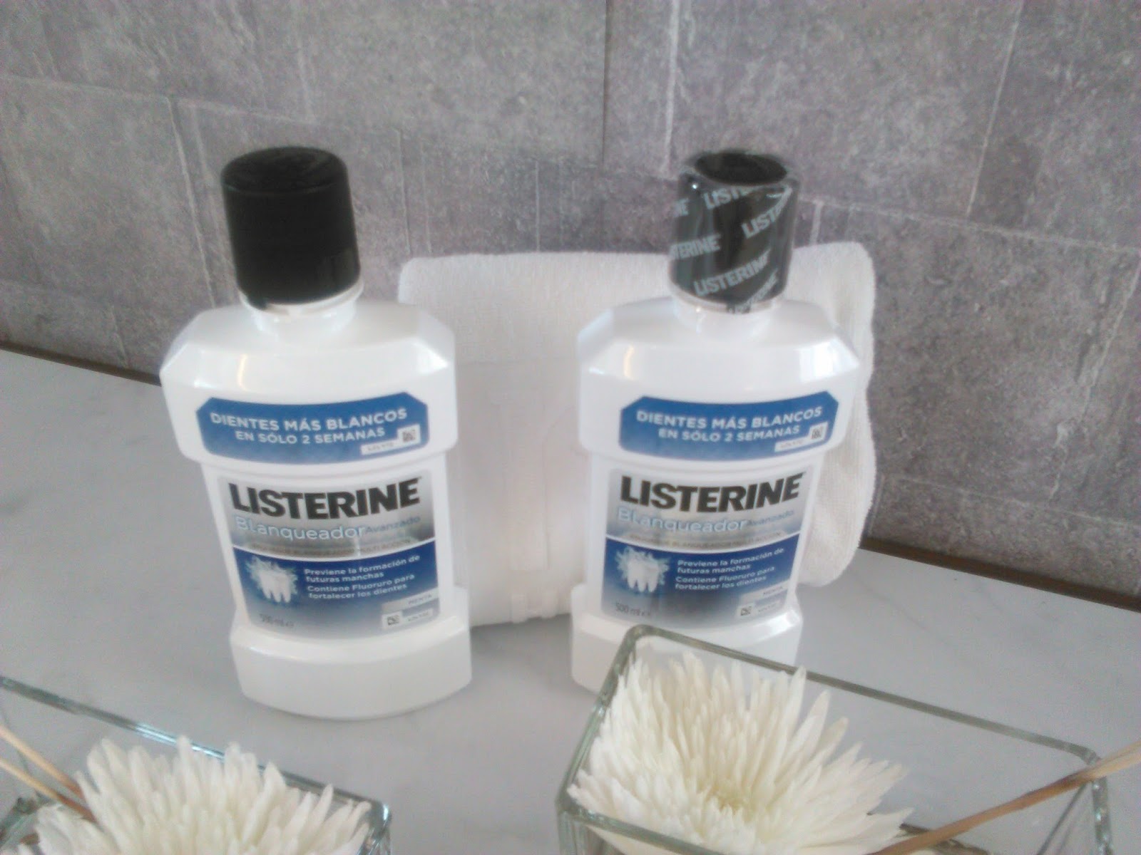 Descubre el poder de tu sonrisa con Listerine® Blanqueador Avanzado