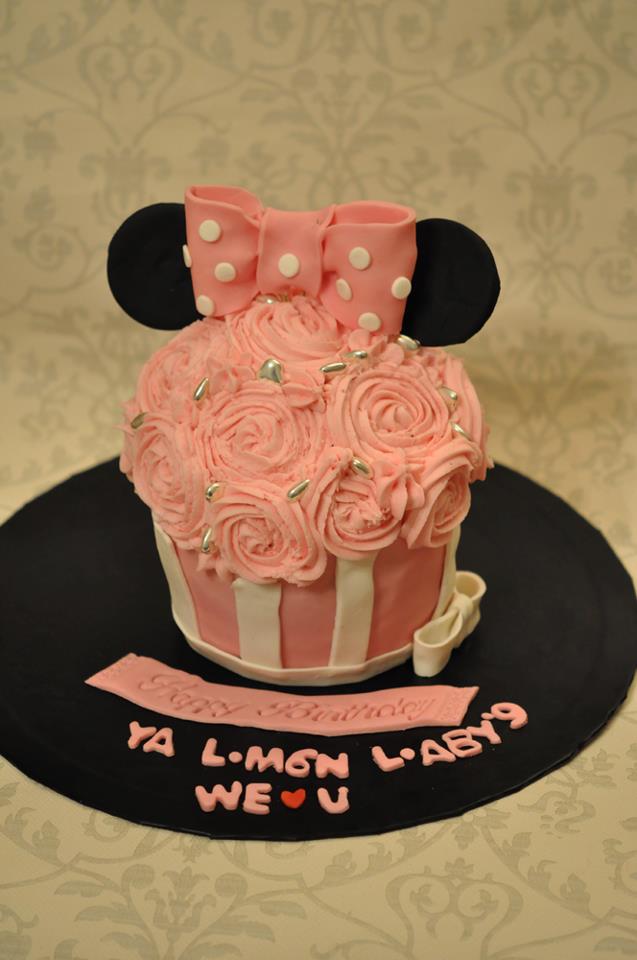 Samyy Writes: Cake w Themes - Nida Faisal