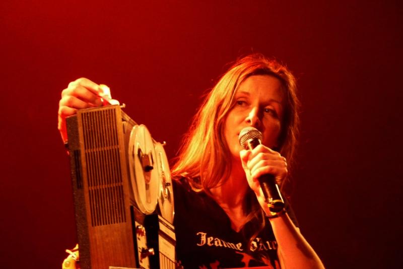 Camille Case ~ Le Festival de la poésie et du Slam