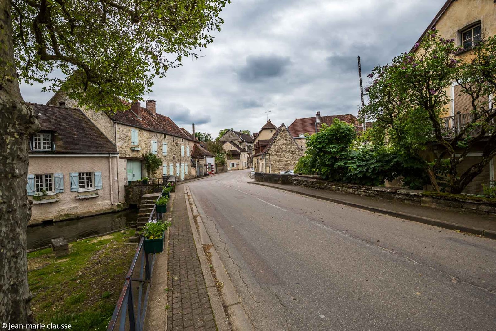 Découvrir la France en photos: 79 - BÈZE. (Côte d'Or-21)