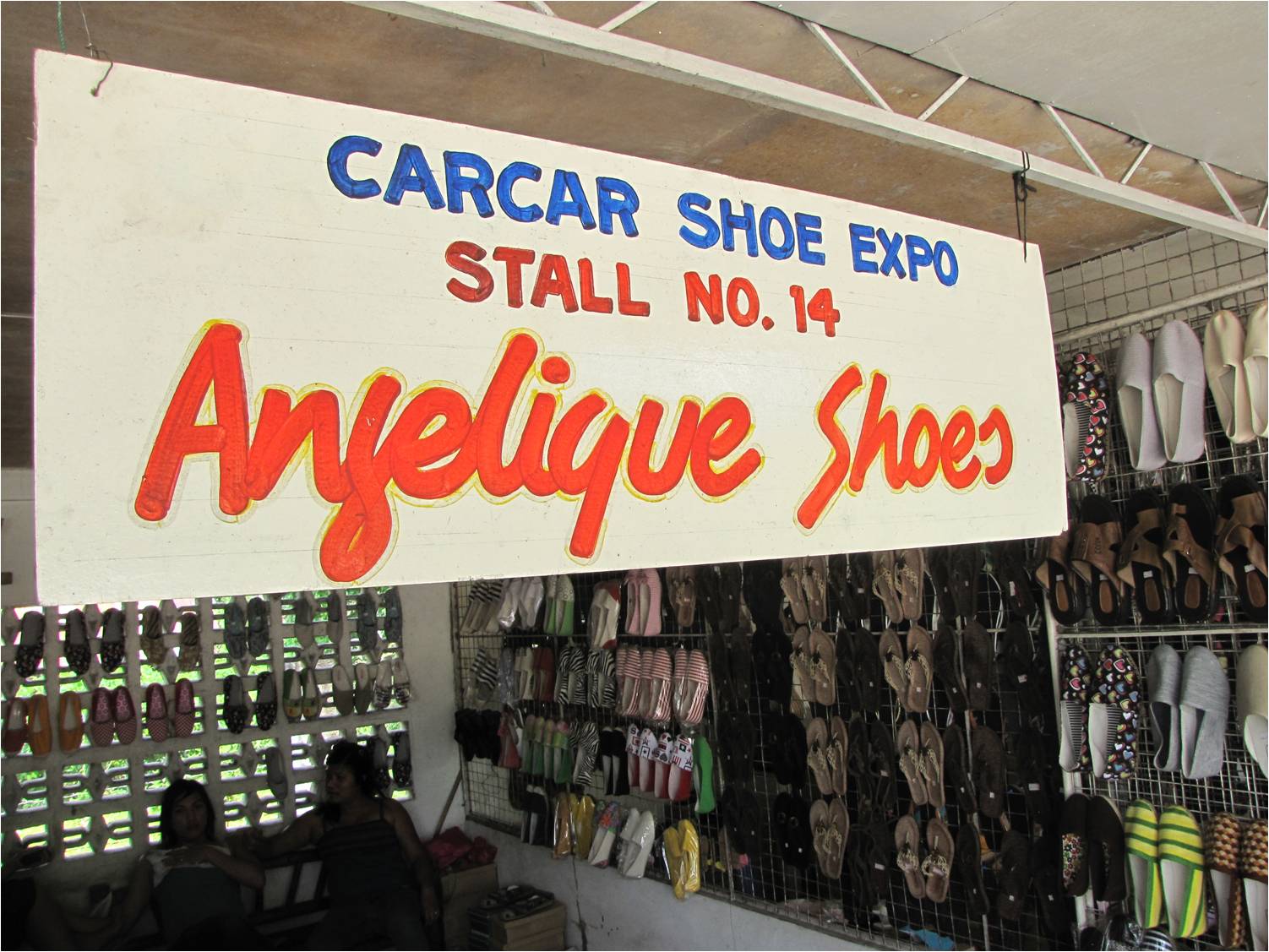 PERUGIA - LA VITA È BELLA 3: 2011 08 09 - Shoe Factory, Carcar, Cebu