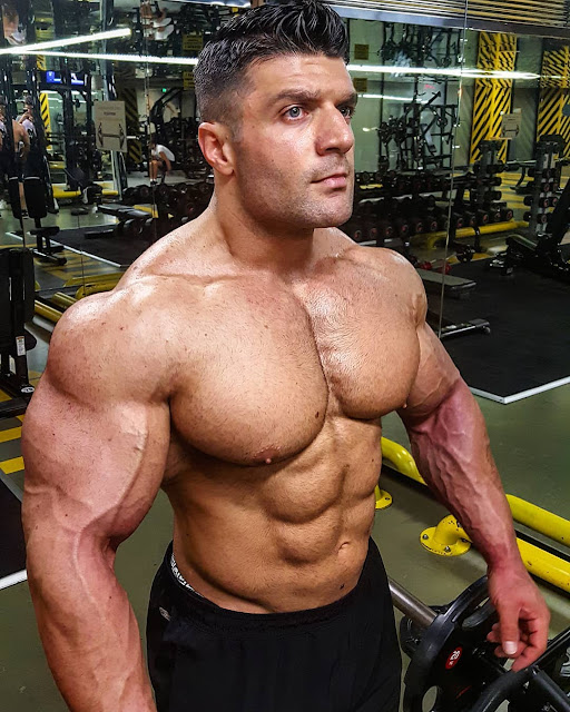 Muscle Lover: Turkish IFBB Elite Pro bodybuilder Firat Ürün