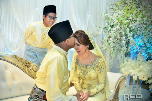 twenty2december™ : [TAHNIAH] Gambar majlis pernikahan Hattan dan Arianie.