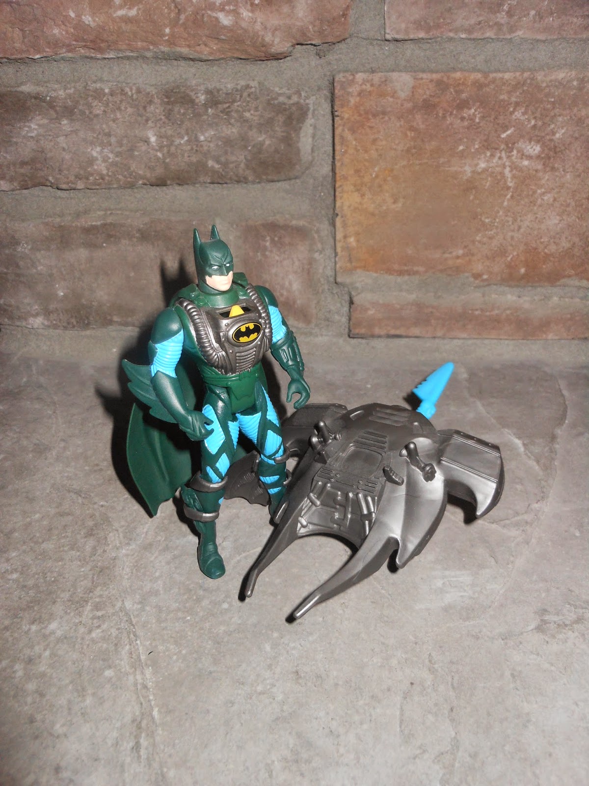 Emperor Dinobot's giant Batman figure database and review site!: Manta ...