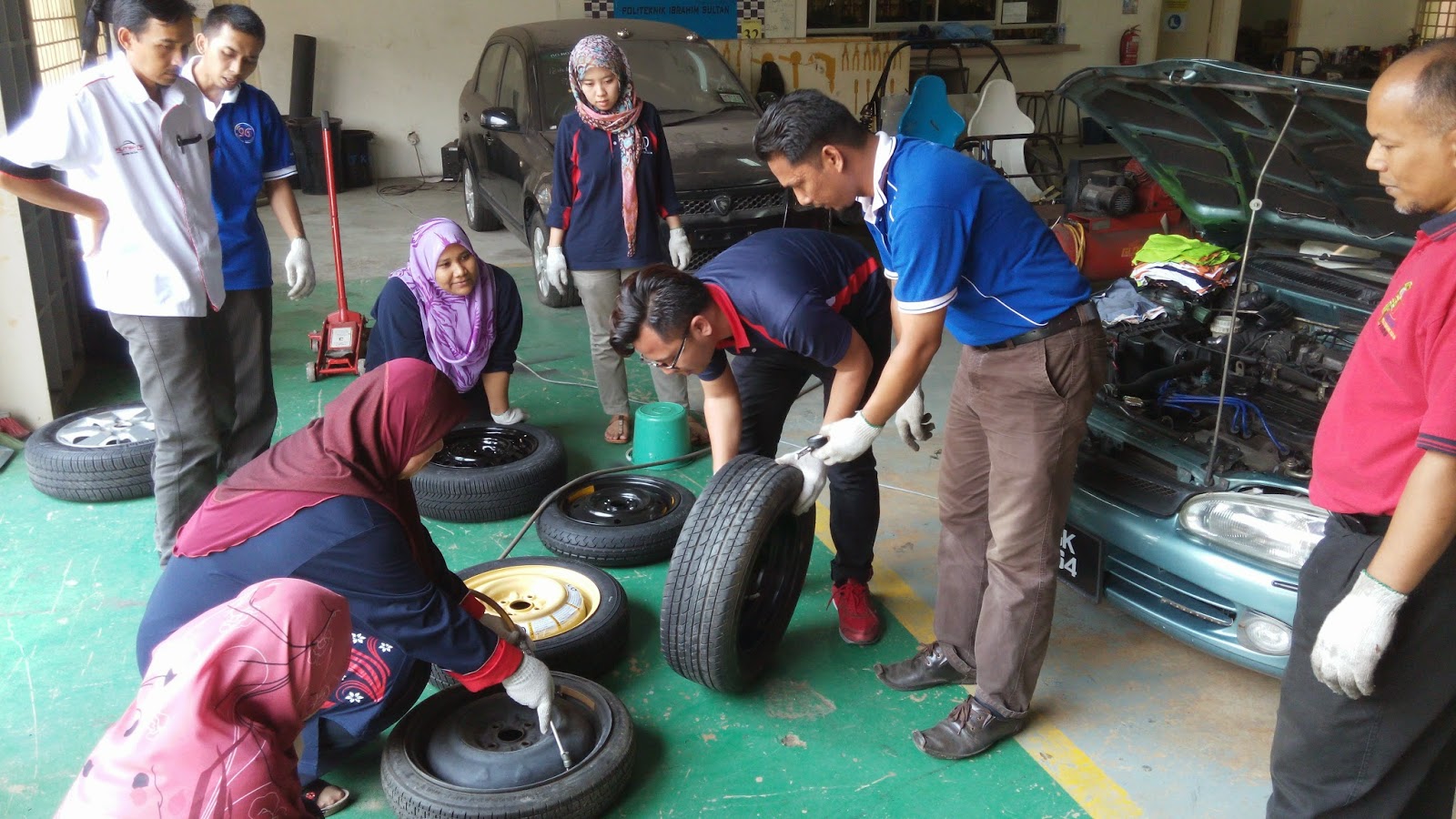 JABATAN PENGAJIAN AM: Kursus Asas Membaiki Kereta