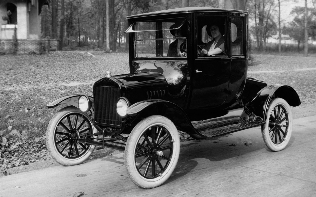 Otomotif Roda Empat: Kenalan Dulu Sama Mobil Pertama di Dunia yuk