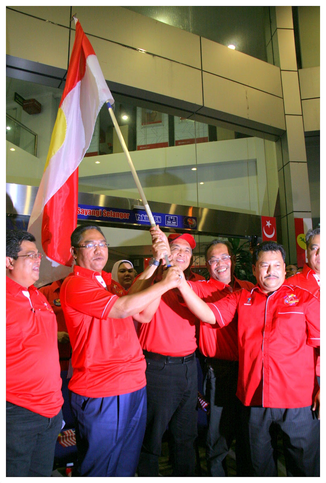 N32 DUN SERI SETIA KELANA JAYA.: MAJLIS PENYERAHAN BENDERA UMNO SEMPENA ...
