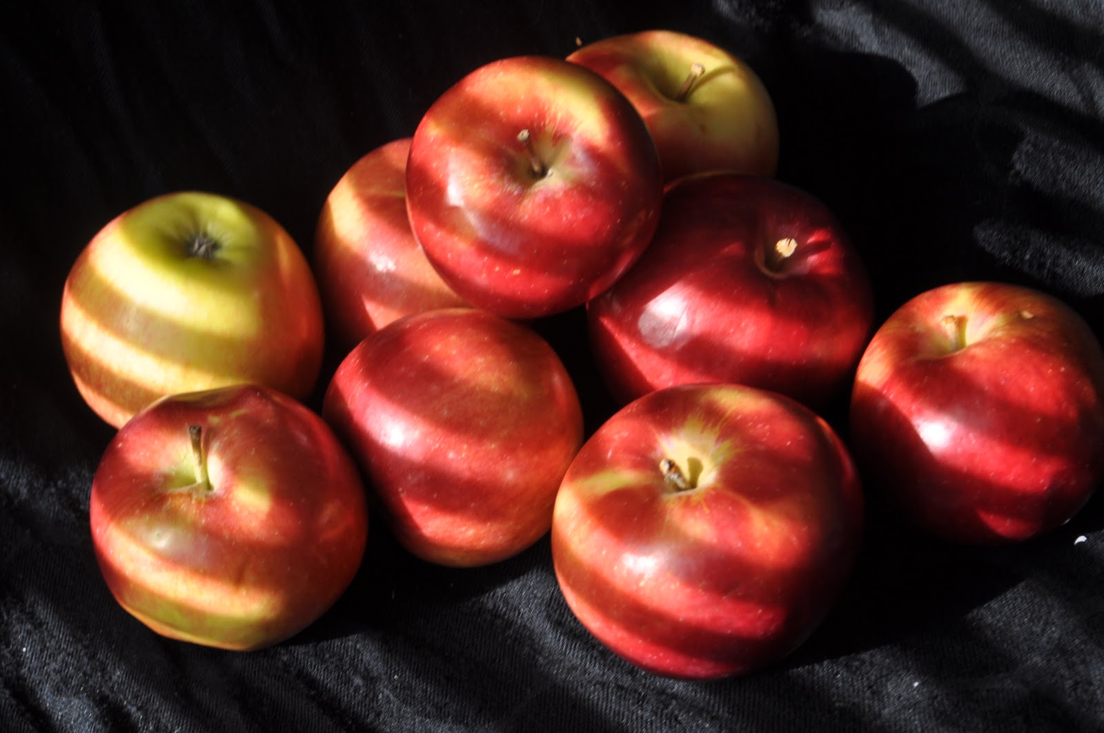 Avarie's Interlude: Photography - Fruit and Natural Light