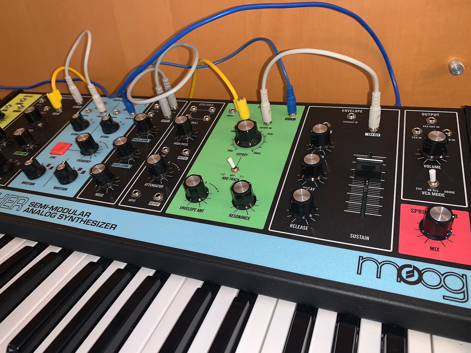 MATRIXSYNTH: Moog Grandmother 32-Key Semi-Modular Analog Synthesizer