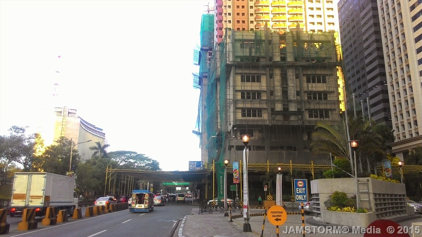 @cerbojam: Lost Urban History: Philcomcen Building.