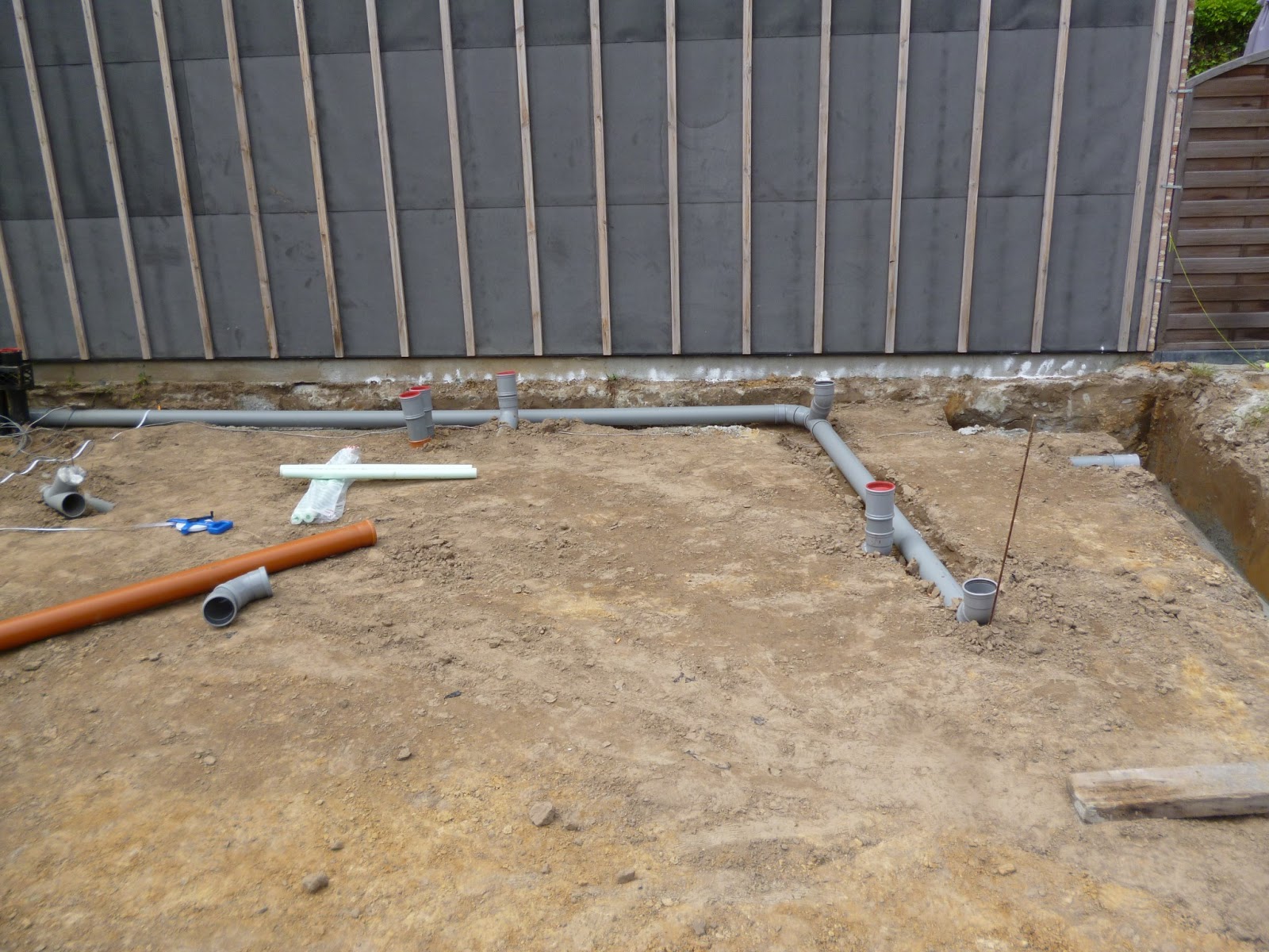 Bouw Toon & Nele: Funderingen + plaatsen wachtbuizen.