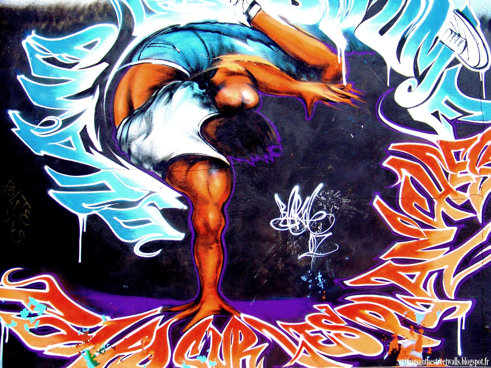 novembre 2013 | The writings on the street walls