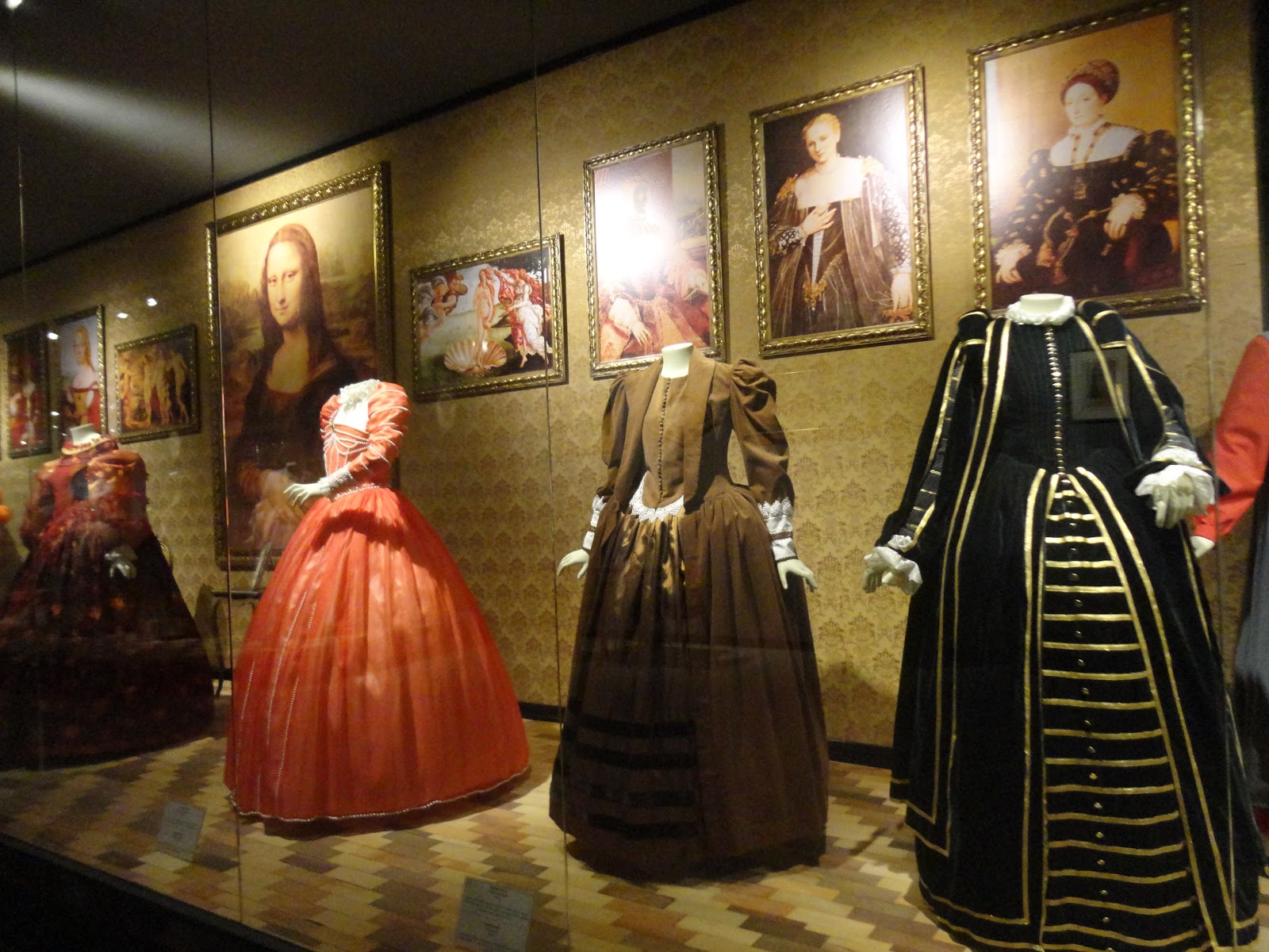 A Beletrista, por Natércia Moraes Garrido.: MUM- Museu da Moda de Gramado