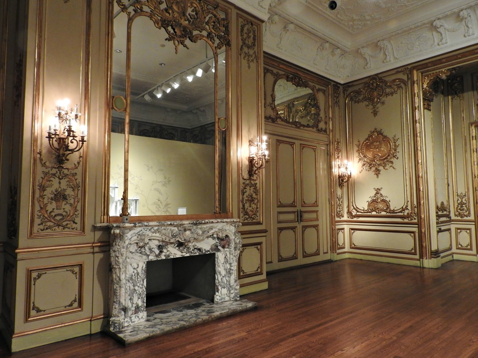 MadSnapper: Ringling Rooms