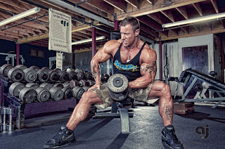 world bodybuilders pictures: bodybuilder Rob Youells