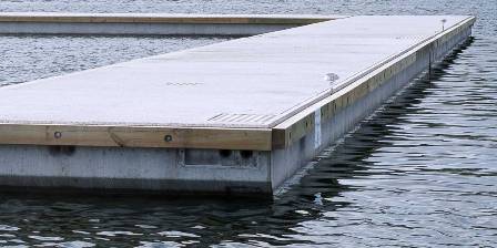 PT.PRIMA SPRINGS MFG BANDUNG: DERMAGA TERAPUNG KONSTRUKSI BETON