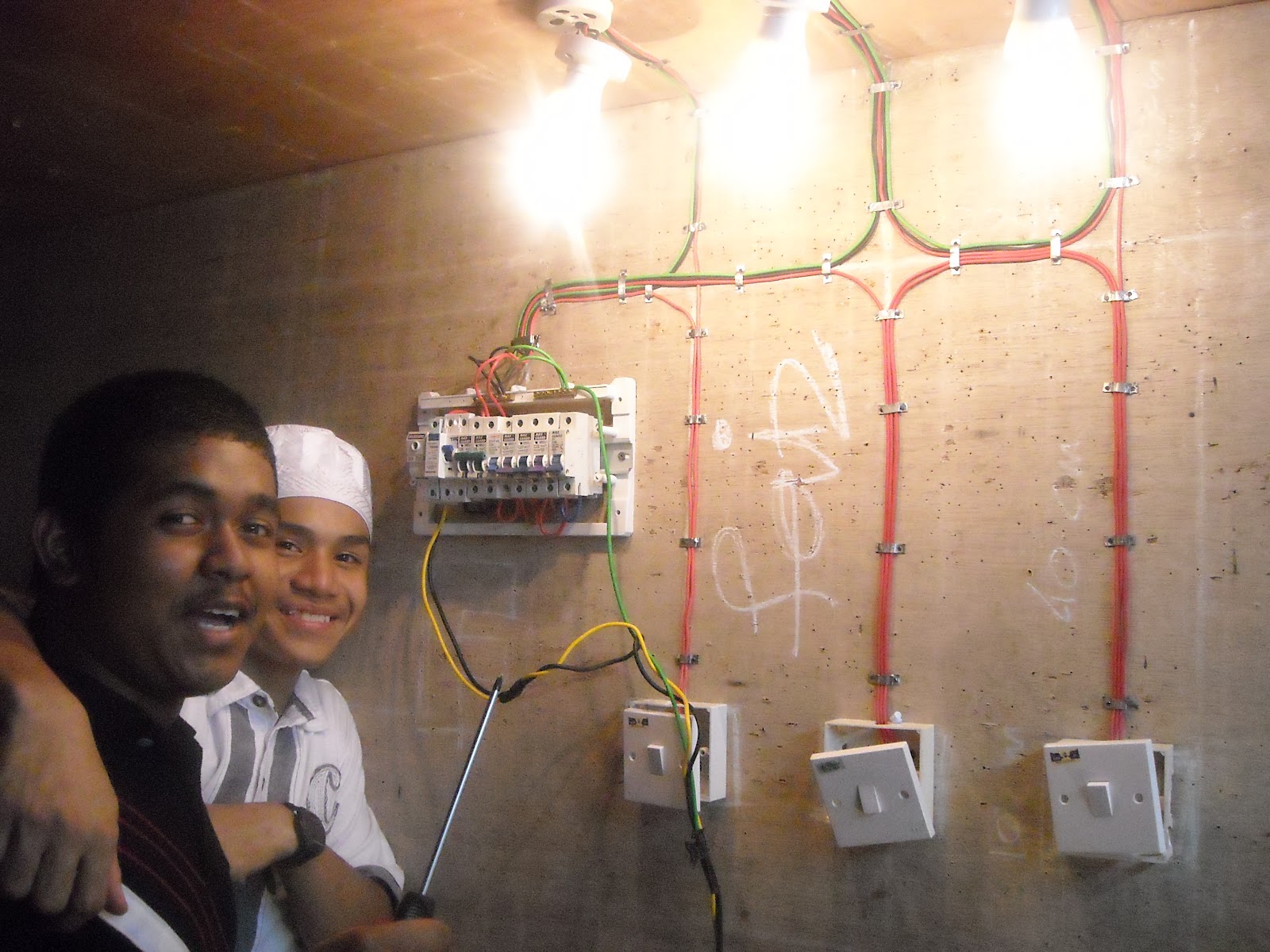 MAAHAD BAHASA DAN ILMU AL-QUR'AN ( MaBIQ ): KURSUS PENDAWAIAN ELEKTRIK ...