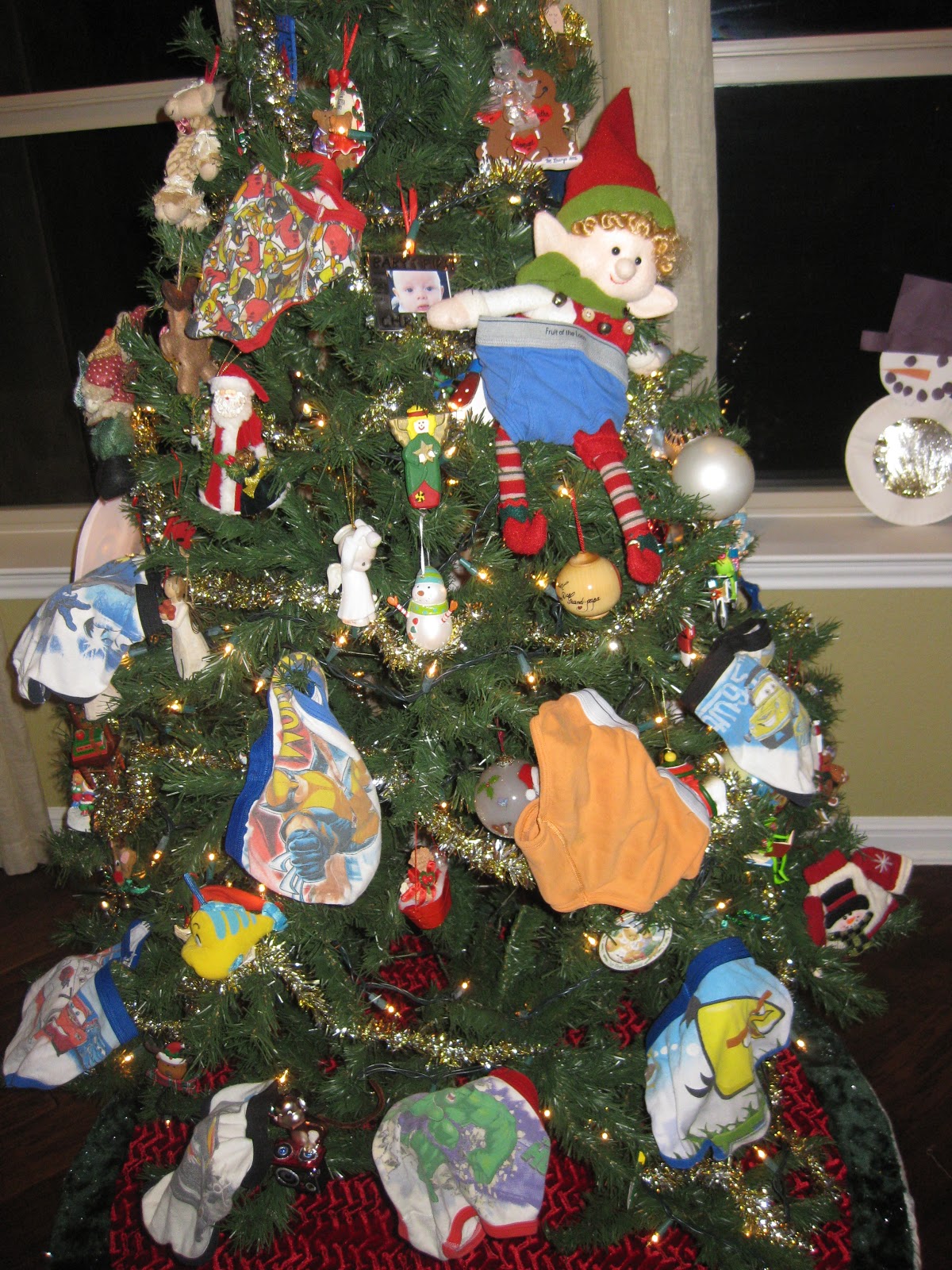 Keitha's Chaos: Cutesy the Elf's Underwear Tree
