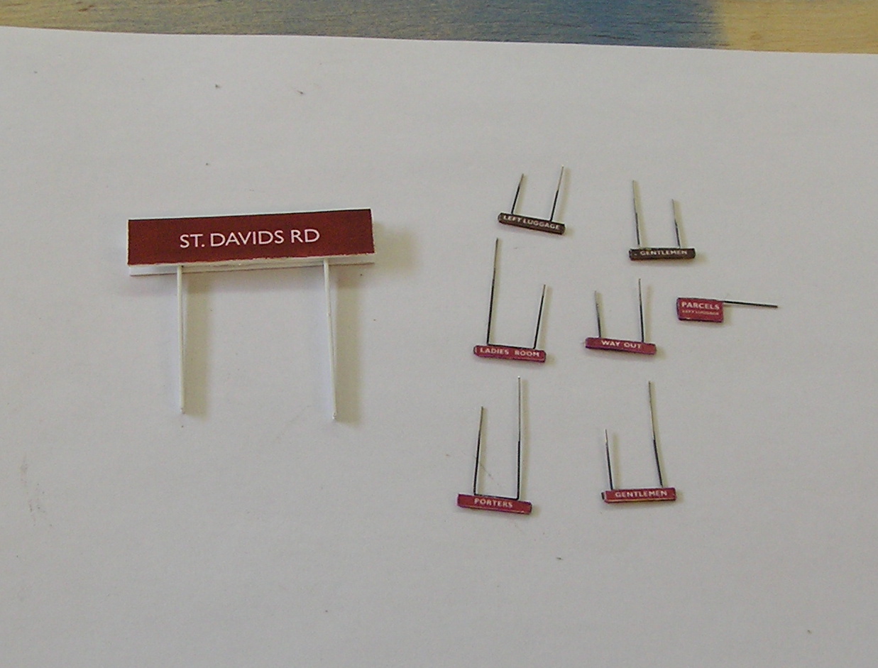 British Model Railway Club of Montreal: Small Station Signs