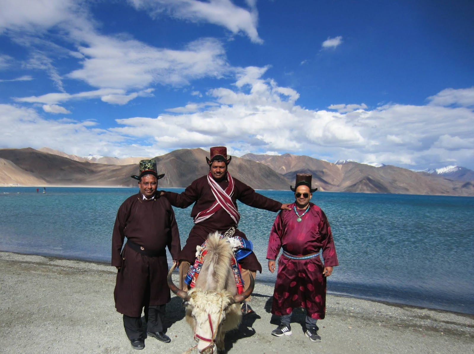 TRAVEL WITH ARYA: LADAKH TRADITIONAL DRESS