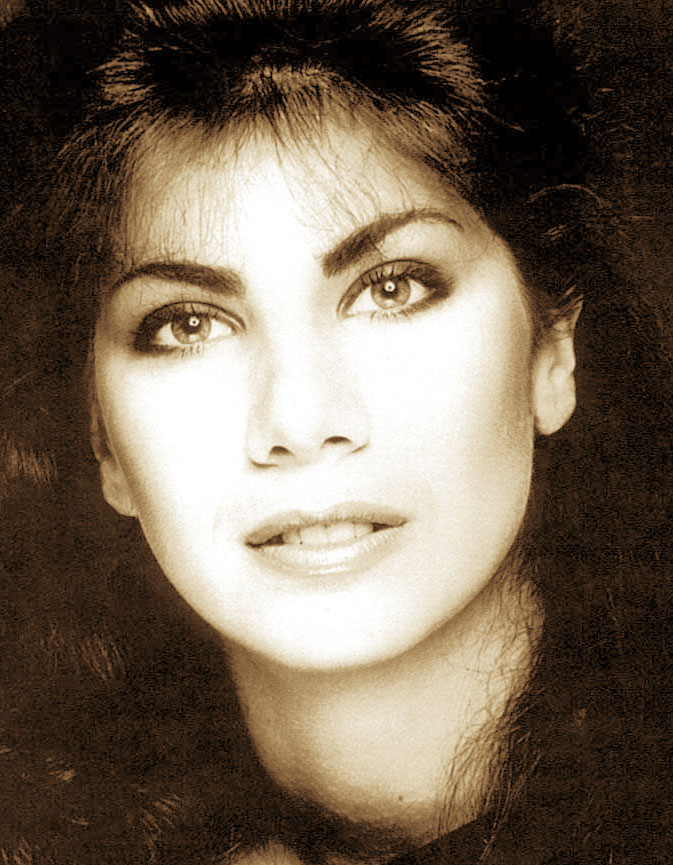 DARE TO BE YOU!: 7/8/2012 - LE PLAN DIVIN: une entrevue avec Caroline Cory