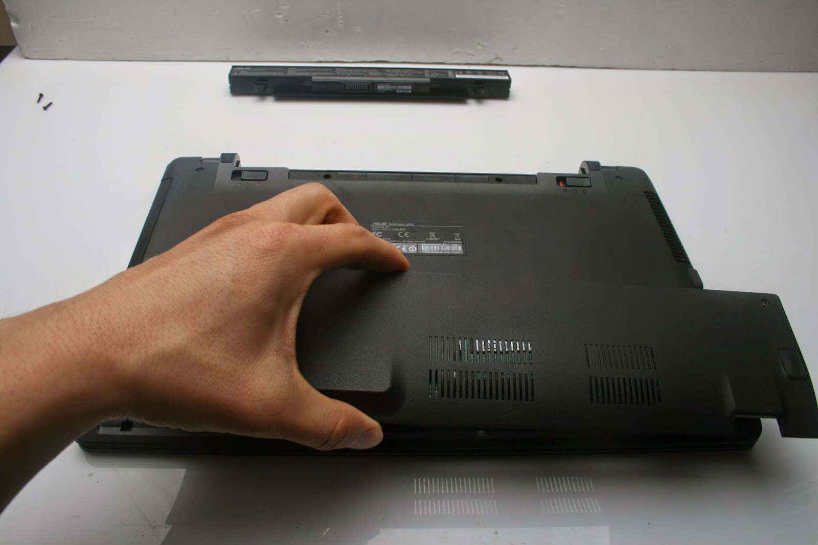 ASUS A550L 노트북분해 – 안반장의 개발 노트